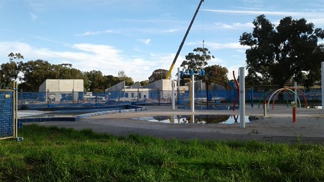 Crane Lifting Club Rooms and Showers Into Place Armadale Aquatic Centre ...